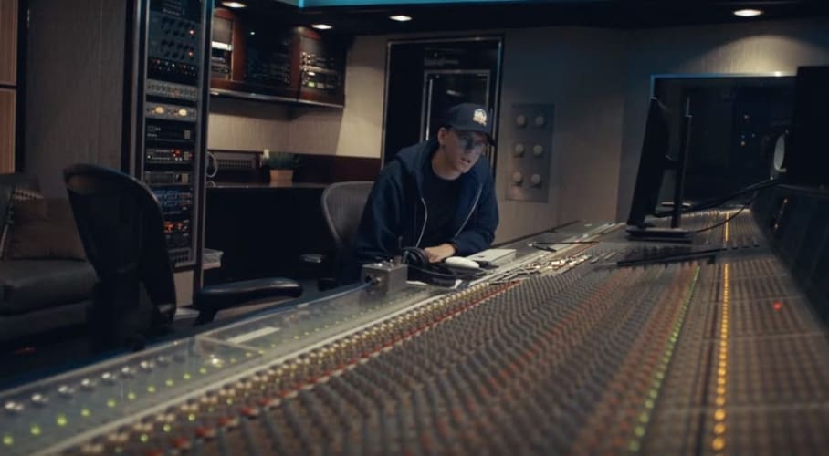New Video: Logic Feat. Eminem - Homicide
