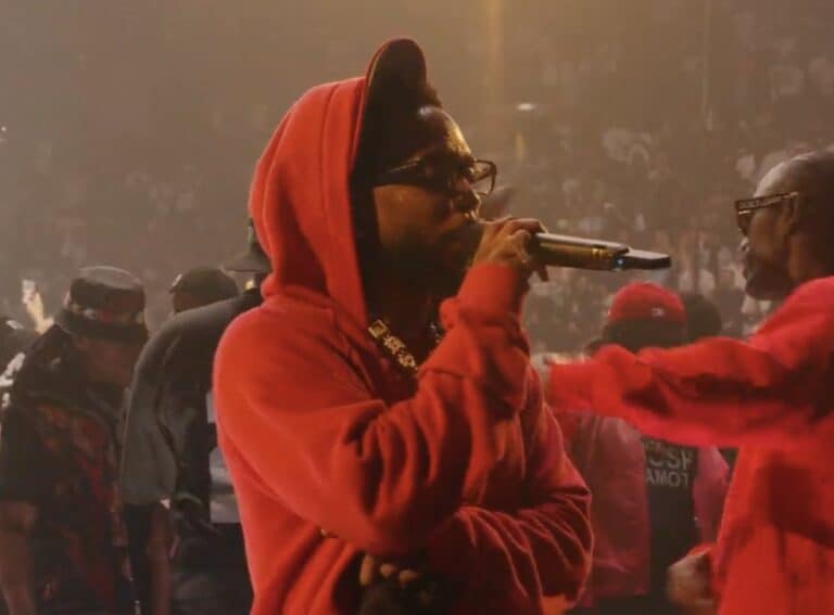 Kendrick Lamar Performs Drake Diss "Not Like Us" Five Times...